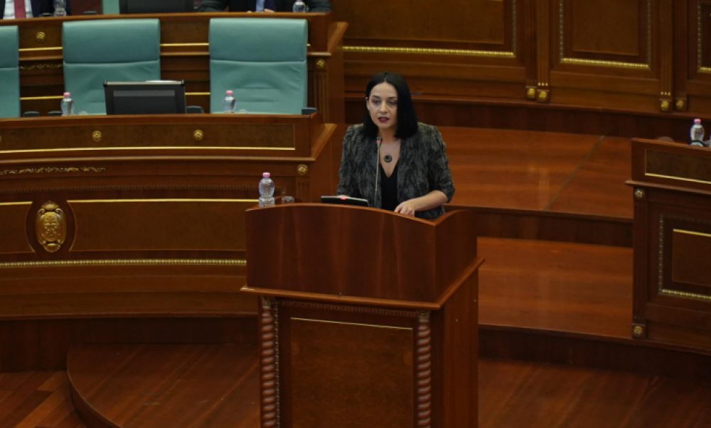 Deklarata e deputetes Fitore Pacolli ndaj mediave rrezikon lirinë e ...