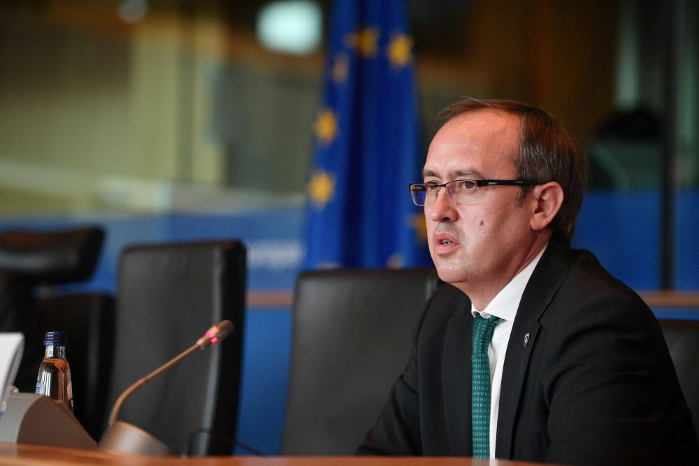 Hoti: Kritikat e mija të mos kuptohen si ambicie personale, Kosovës i ...