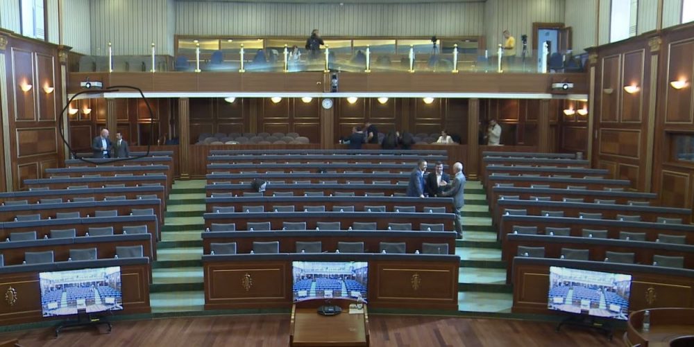 PAMJE: Dimal Basha e Fatmir Humolli që u largua nga VV e nisin ditën me ...