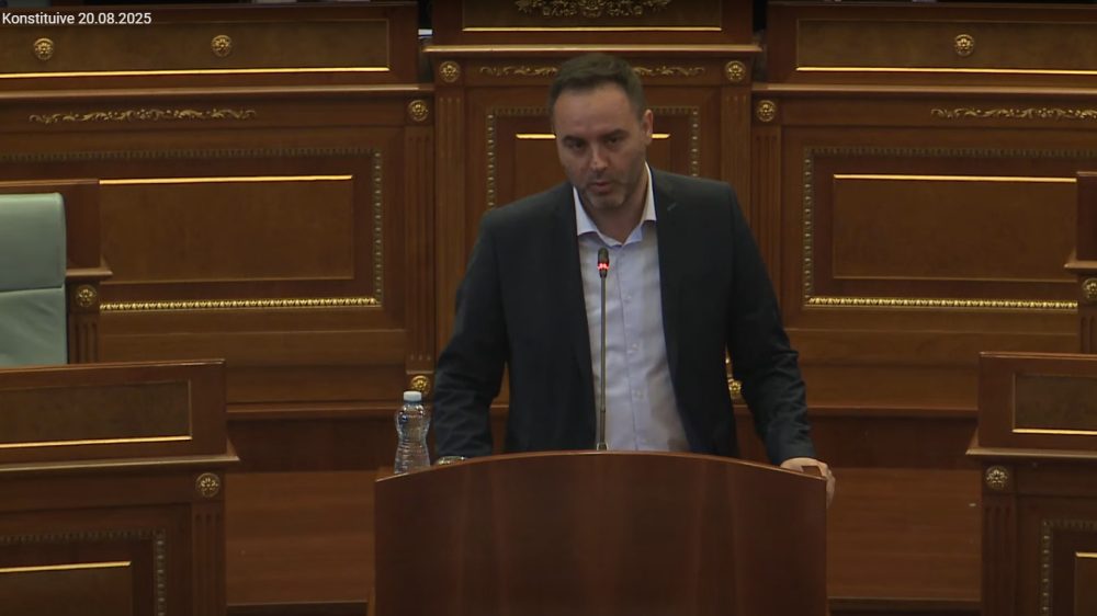 “Të qeshim së bashku”, Konjufca bashkë me “opozitën” qeshet kur e ...