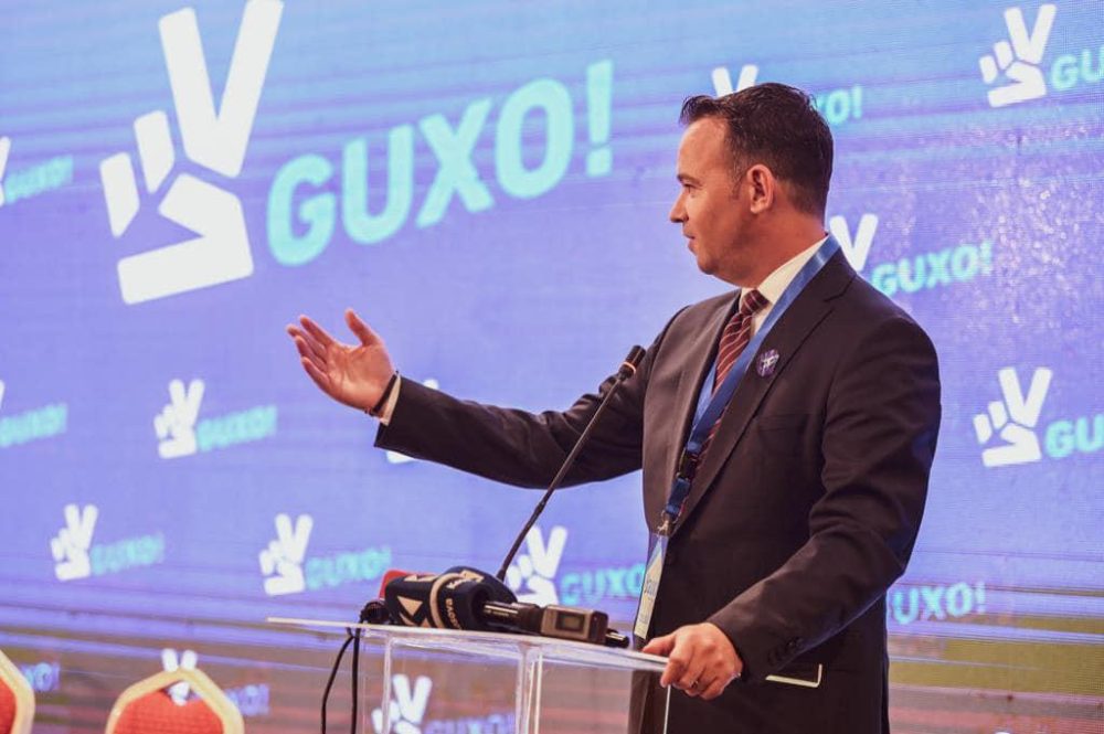"Të ftuar kam z. Faton Luci": Politologu nxjerr një video që tregon pse ...